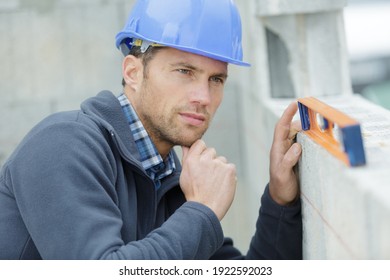 Block Layer Using Spirit Level Stock Photo 1922592023 | Shutterstock