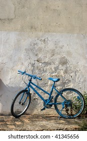 Blue Bike Chained Sprayed Stock Photo 41345656 | Shutterstock