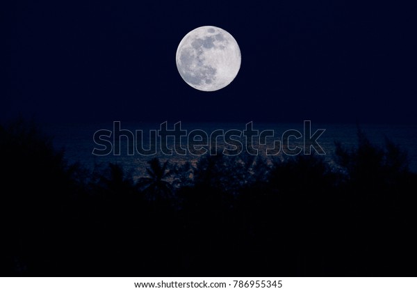 Blue Moon Real Second Full Moon Stock Photo 786955345 | Shutterstock
