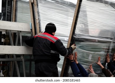 1,074 Offloading trucks Images, Stock Photos & Vectors | Shutterstock