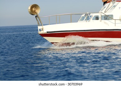 1,014 imágenes de Boat making waves - Imágenes, fotos y vectores de ...