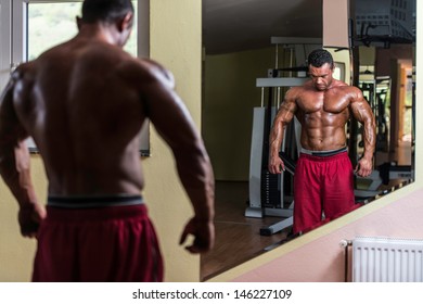 1,052 imágenes de Flexing in mirror - Imágenes, fotos y vectores de ...
