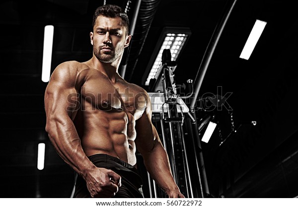 371,205 Handsome muscle man 图片、库存照片和矢量图 | Shutterstock