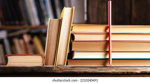 5,665 Reading Paper Front View Images, Stock Photos & Vectors ...