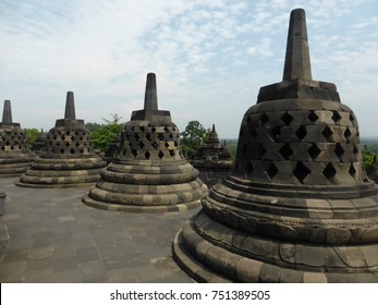 Borobudur Java Indonesia Stupa Top Historic Foto de stock 751389505 ...