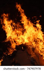 Large Bonfire On Bonfire Night Stock Photo 516339286 | Shutterstock