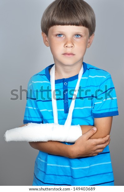 Boy Broken Arm Stock Photo 149403689 | Shutterstock
