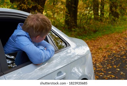 176 Boy leaning out of car window Images, Stock Photos & Vectors ...