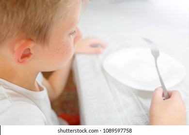 3,409 Kid empty plate Images, Stock Photos & Vectors | Shutterstock