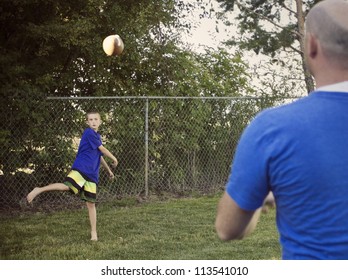 405 Family throwing football Images, Stock Photos & Vectors | Shutterstock