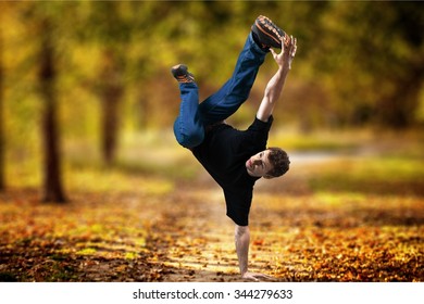 Breakdancing Stock Photo 344279633 | Shutterstock