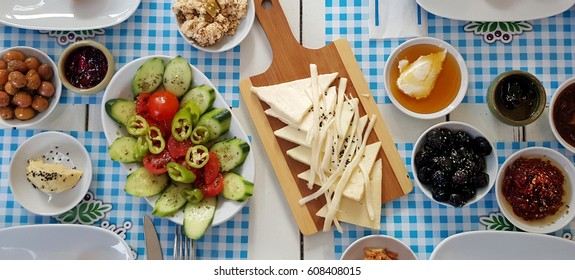 130,154 imágenes de Greek table - Imágenes, fotos y vectores de stock ...