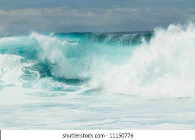 Breaking Wave Stock Photo 9669142 | Shutterstock
