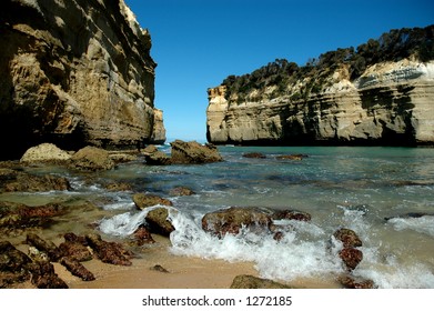 Breaking Wave Stock Photo 1272185 | Shutterstock