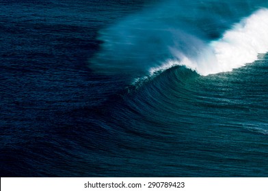 Breaking Wave Stock Photo 290789423 | Shutterstock