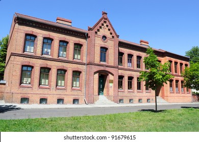 2,309 Small town school building Images, Stock Photos & Vectors ...
