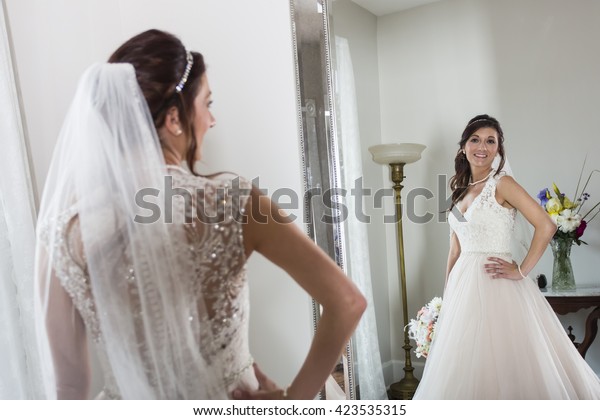 Bride Preparing Be Married Stock Photo 423535315 | Shutterstock