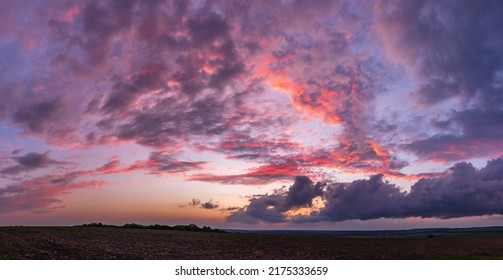Bright Colorful Dramatic Clouds Sky During Stock Photo 2175333659 ...