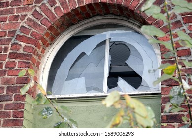 Broken Half Round Window Old Brickwall Stock Photo 1589006293 ...