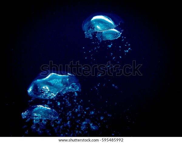 Bubbles Deep Sea Stock Photo 595485992 | Shutterstock