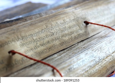 2,116 imágenes de Buddhist scriptures - Imágenes, fotos y vectores de ...
