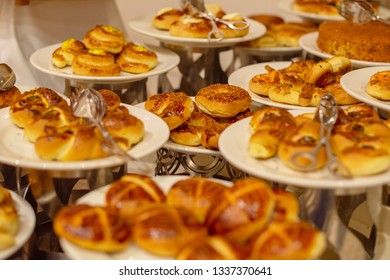 Buffet Different Types Bread Stock Photo 1337370641 | Shutterstock