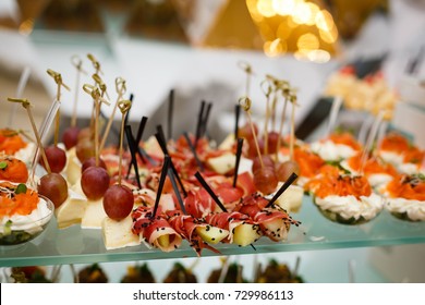 13,721 Buffet table corporate Images, Stock Photos & Vectors | Shutterstock