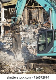 Building Destroy Process Stock Photo 716592949 | Shutterstock