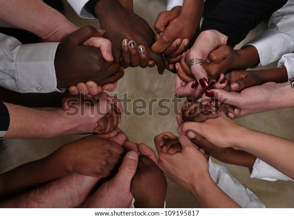 17,470 imágenes de Prayer circle - Imágenes, fotos y vectores de stock ...