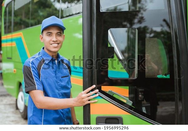 2,614 Asian Bus Driver Images, Stock Photos & Vectors | Shutterstock