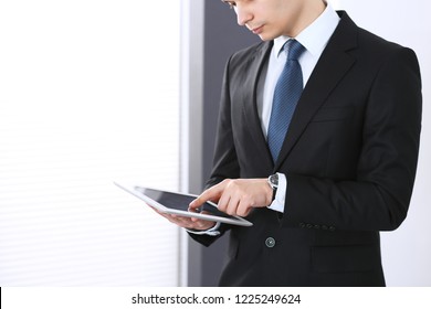 2,086 Man using ipad Images, Stock Photos & Vectors | Shutterstock