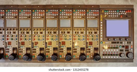 287 imagens de Tv master control Imagens, fotos stock e vetores ...