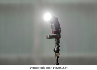 Camera External Flash Speed Light On Stock Photo 1462659554 | Shutterstock