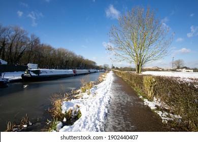746 Towpath scene Images, Stock Photos & Vectors | Shutterstock