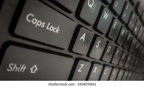 Cartera de fotos e imágenes de stock de helloiamrony | Shutterstock