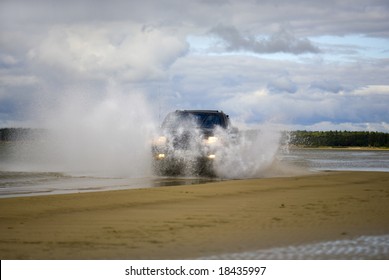 34,085 Car splash water Images, Stock Photos & Vectors | Shutterstock