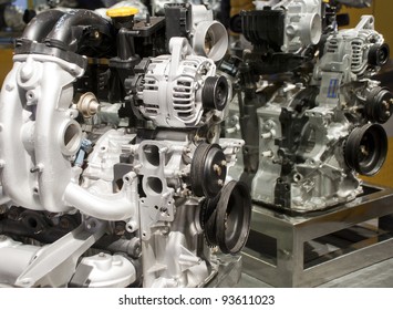 Modern Car Engine Cross Section Close ภาพสต็อก 452521507 | Shutterstock