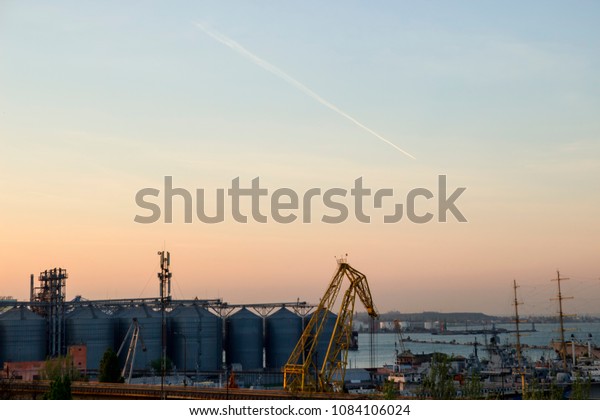 Cargo Harbour Cargo Ship Harbour Loading Stock Photo 1084106024 ...