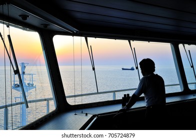 432 Ship control room and deck Images, Stock Photos & Vectors ...