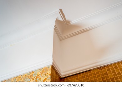 Ceiling Plinth Stock Photo 637498810 | Shutterstock