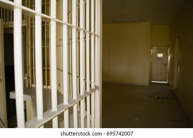Cell Bars Empty Room Prison Foto Stok 695742007 | Shutterstock