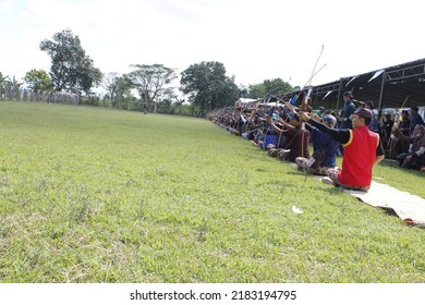 482 Javanese Bow Images, Stock Photos & Vectors | Shutterstock