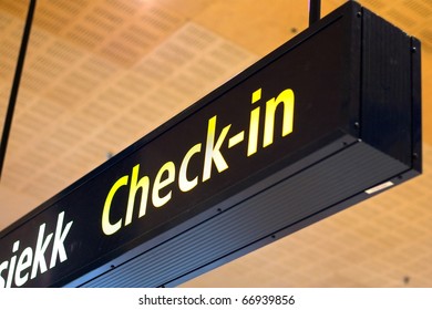 25,928 Airport check in sign Images, Stock Photos & Vectors | Shutterstock