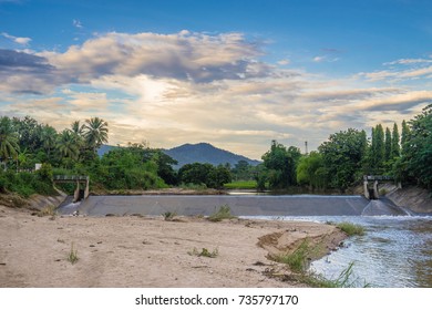 1,058 imágenes de Check dams - Imágenes, fotos y vectores de stock ...
