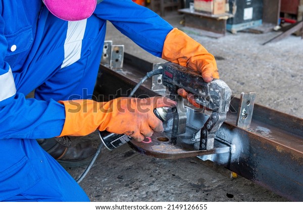 87 Magnetic Particle Inspection With Yoke Images, Stock Photos ...