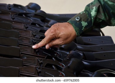Checking Rifle Weapon Stock Photo 659762005 | Shutterstock