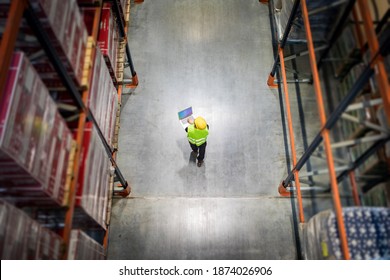 46,463 Computer in warehouse Images, Stock Photos & Vectors | Shutterstock