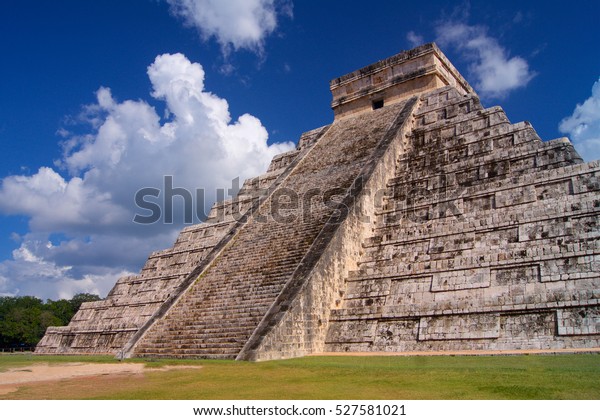 Chichen Itza Kukulkan Pyramid El Castillo Stock Photo 527581021 ...