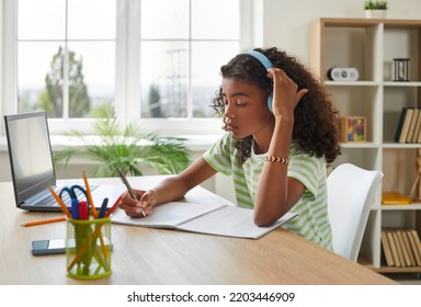 1,224 Elementary Students Taking Notes Images, Stock Photos & Vectors ...