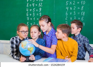 152 Girls doing math on board Stock Photos, Images & Photography ...